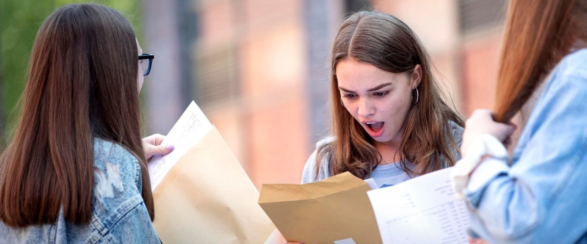 What is a grade 2 in gcse english?